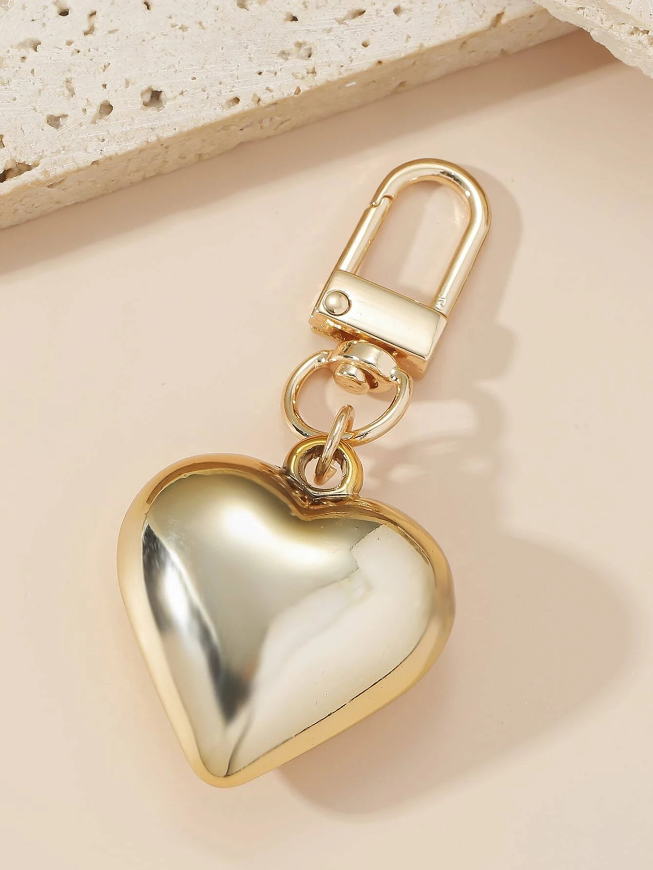 Golden Heart Design Charm – Estilo Philippines